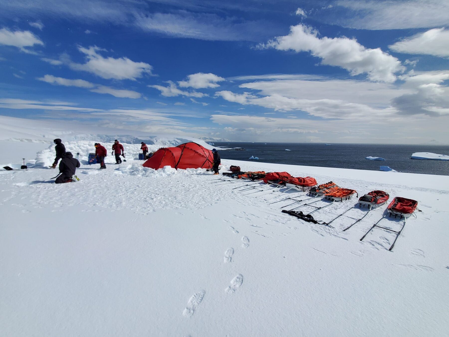 Alone with the Elements - Antarctic Quest 21