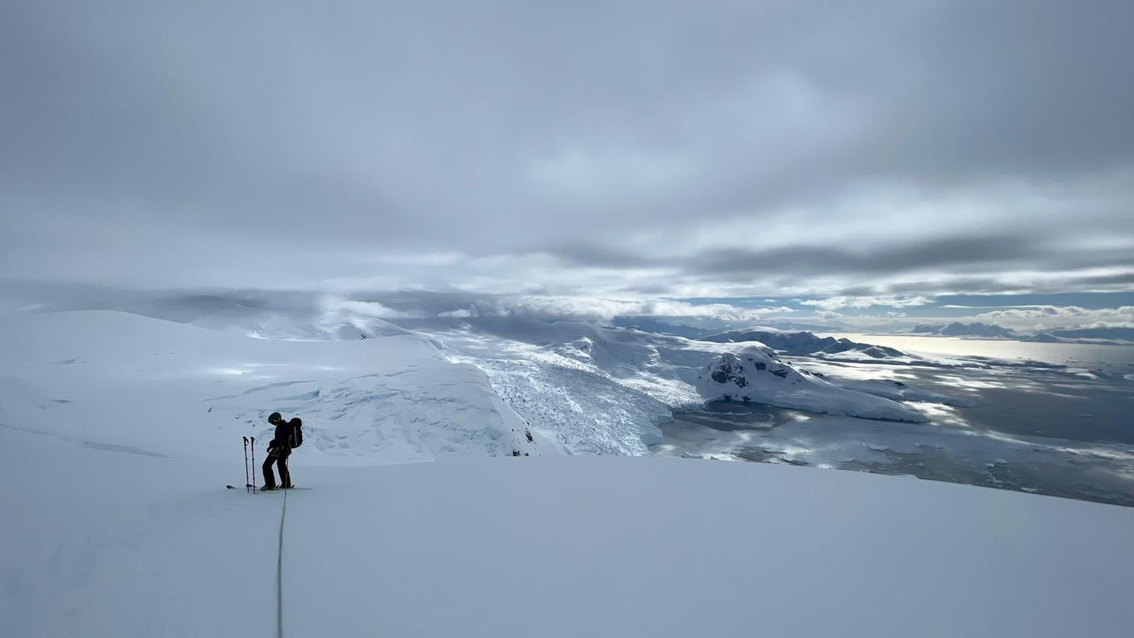 Day 14 - The Team Summits Harris Peak - Antarctic Quest 21